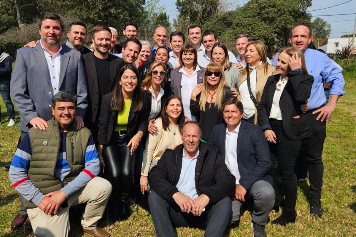 Azcué y Reta de Urquiza junto a Bullrich en un encuentro con candidatos ...
