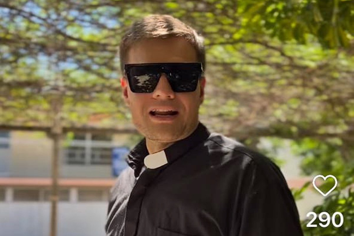 El sacerdote de una parroquia concordiense es tendendcia en TikTok por ...