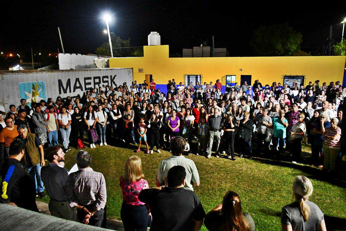 Colectiveros, funcionarios y vecinos se reunieron en el club Nebel para ...