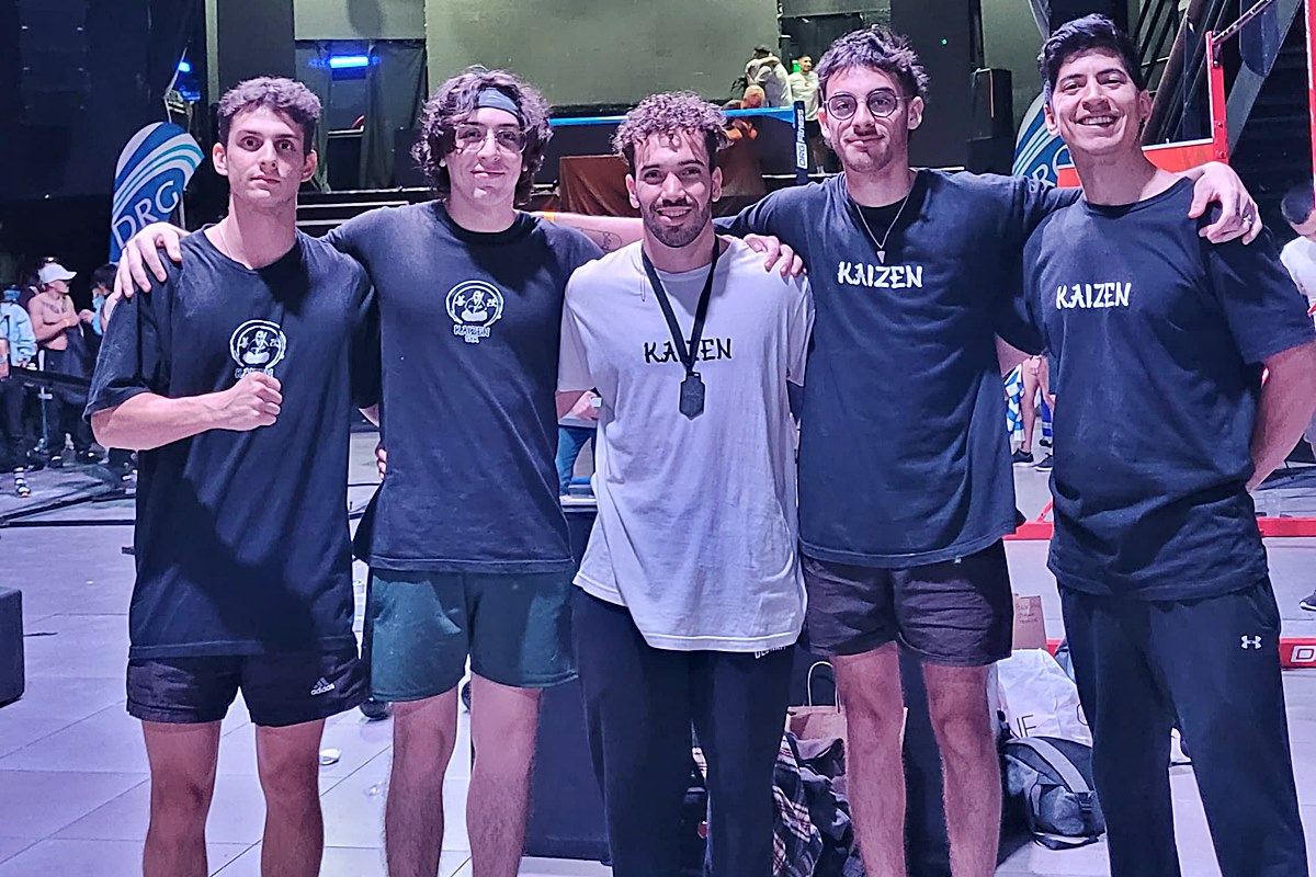 Jóvenes representando a la ciudad en un encuentro de Calistenia ...