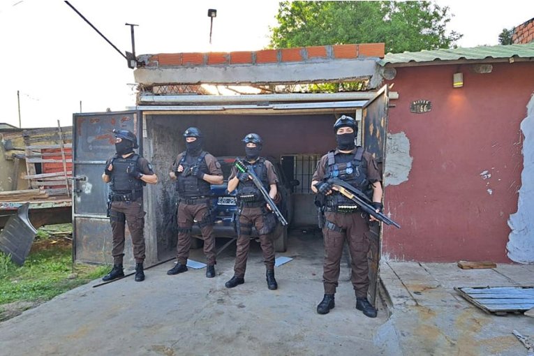 La investigación por el crimen de un narco derivó en múltiples allanamientos con siete detenidos ...