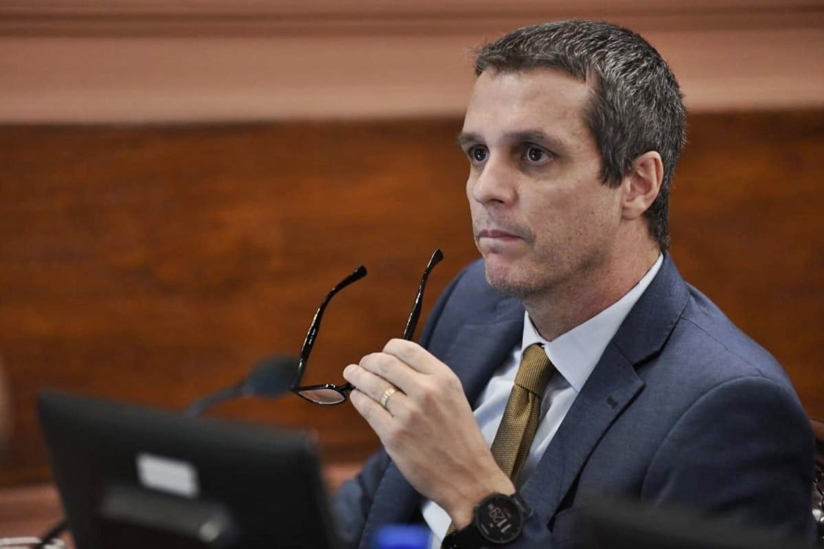 Cresto dijo que “hay que darle una posibilidad al gobernador” con el ...