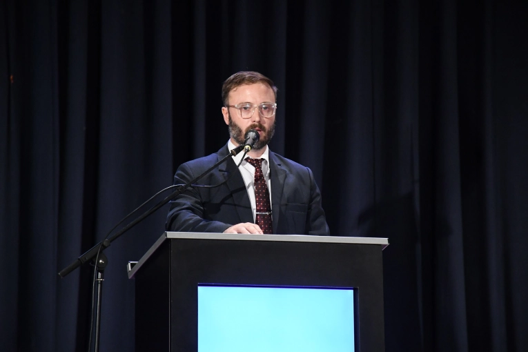 Azcué expuso en el IV Congreso Internacional de Ciudades Inteligentes ...